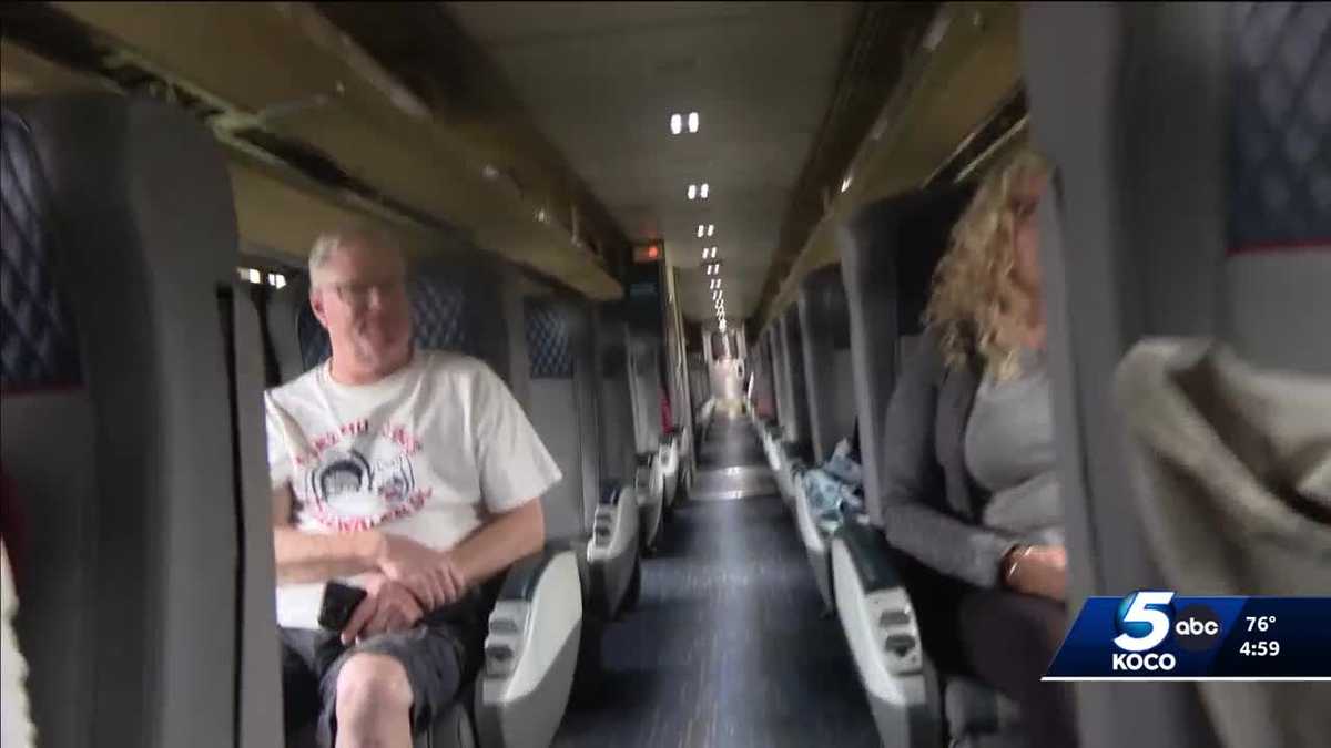 Oklahoma fans opt for train travel to Red River Rivalry