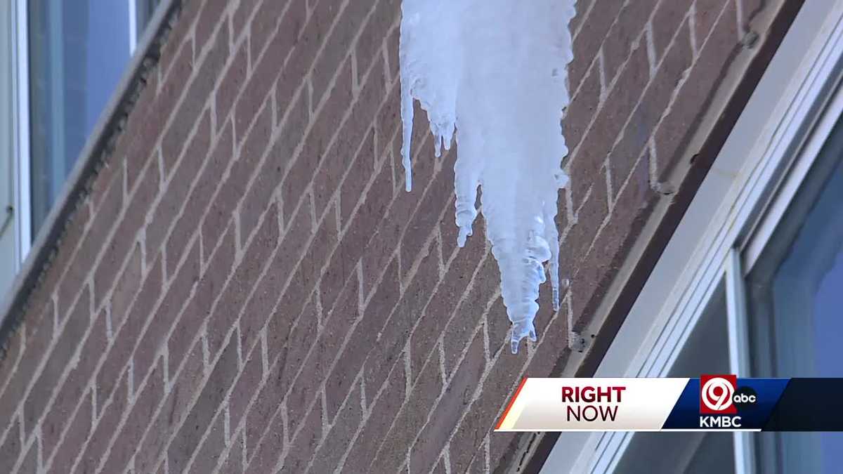 Kansas City blizzard: KCK shifts snow plowing focus to neighborhoods