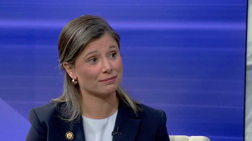 Goodlander backs pay freeze for Congress during shutdowns | CloseUp