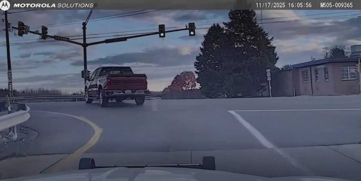 DASHCAM VIDEO: Distracted driver runs red light, slams Pa. police ...
