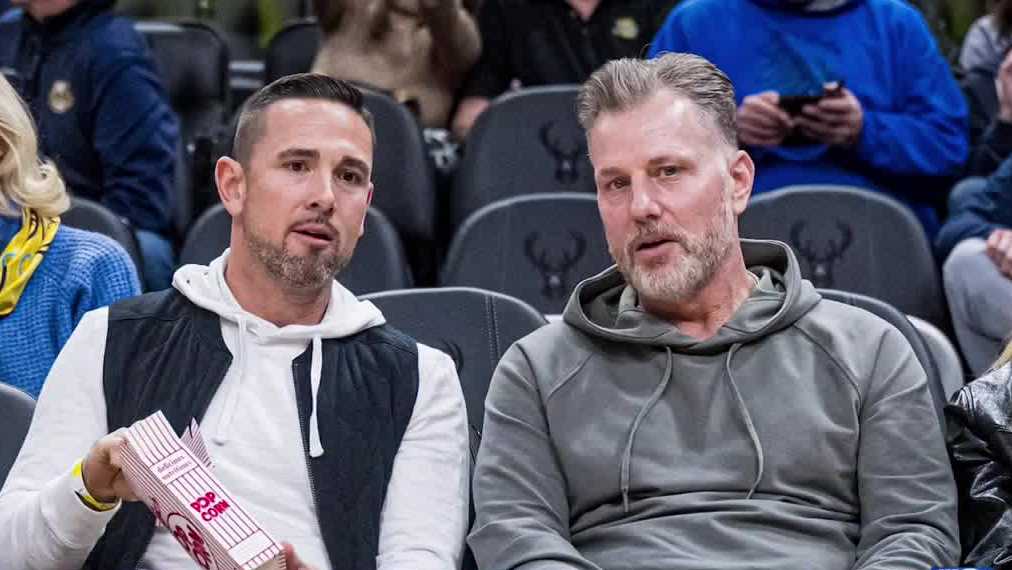 How did Packers and Bears head coaches end up sitting side-by-side at ...