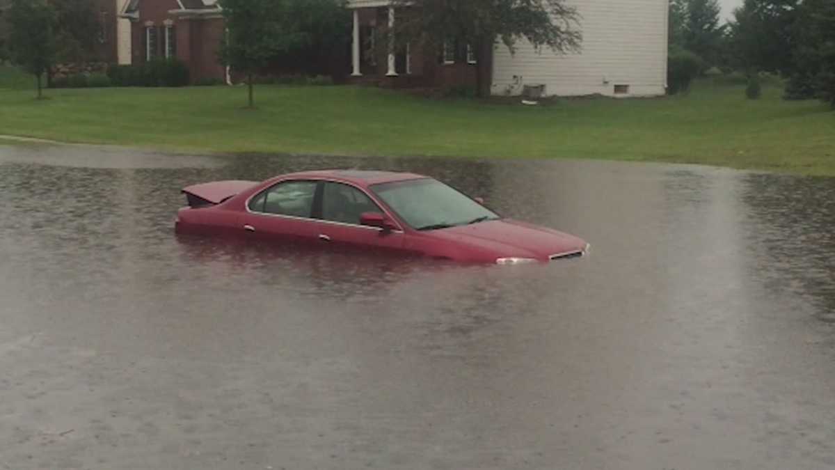 Flash flooding surges into Walnut Creek