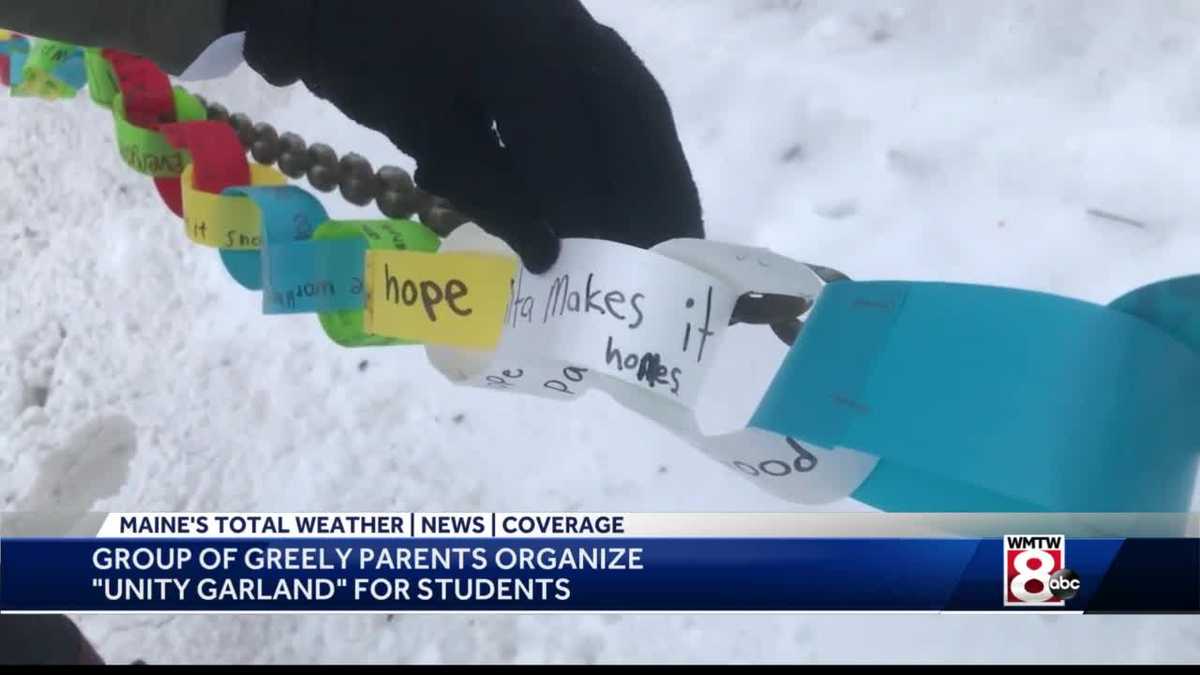 Parents organize "unity garland" for Greely students