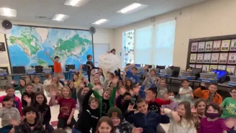 Matt Hoenig visit Mast Way Elementary School in Lee