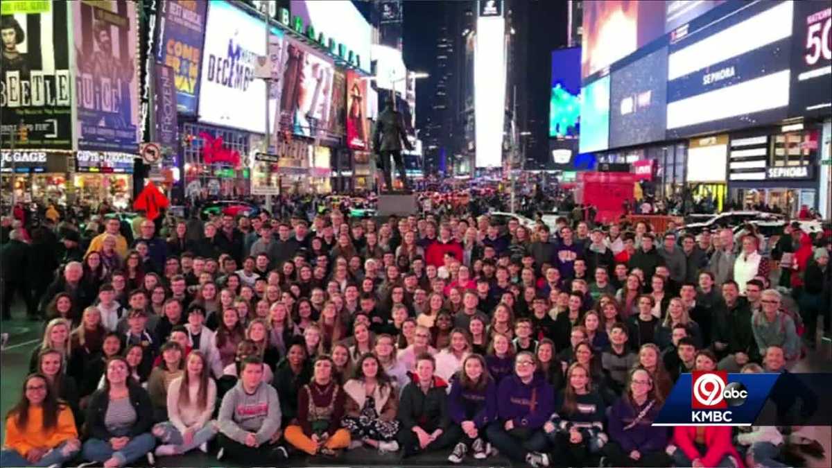 Blue Springs High School Golden Regiment Marching Band to perform in ...