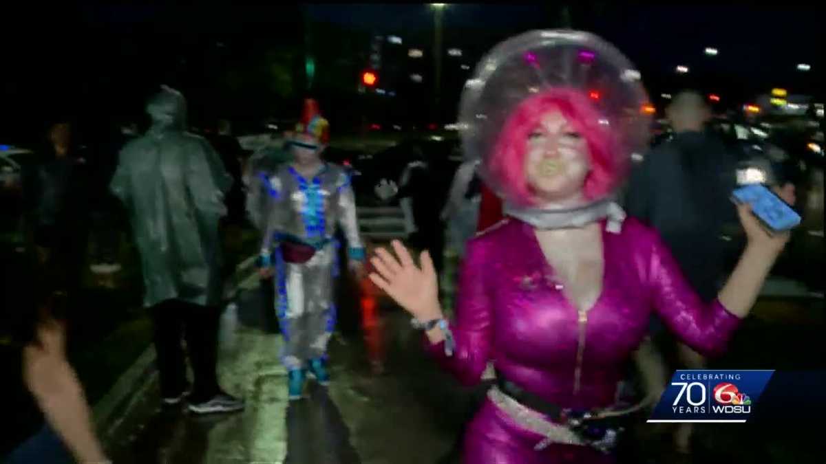 Voodoo Fest patrons flood City Park despite rain