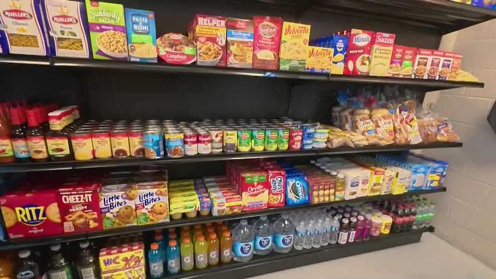 Free grocery store opens for students at Huffman Middle School
