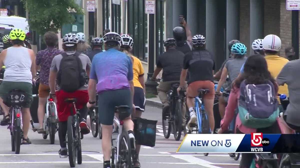 Mayor Michelle Wu bikes to work