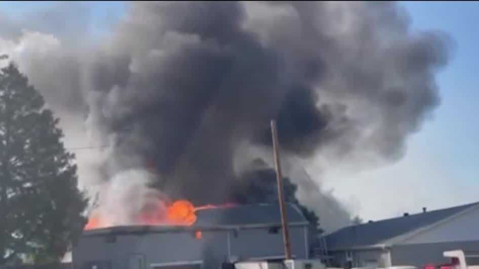 Fire at Champion Lakes Golf Course destroys part of building