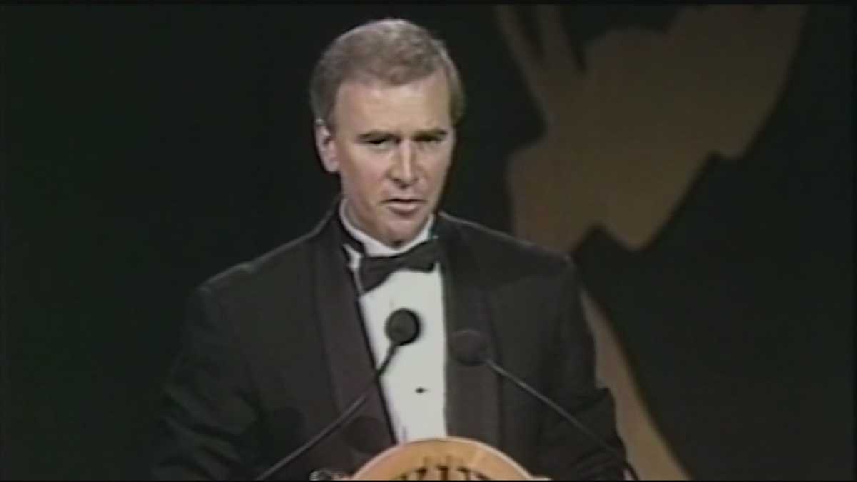 WLKY's Steve Burgin inducted into hall of fame