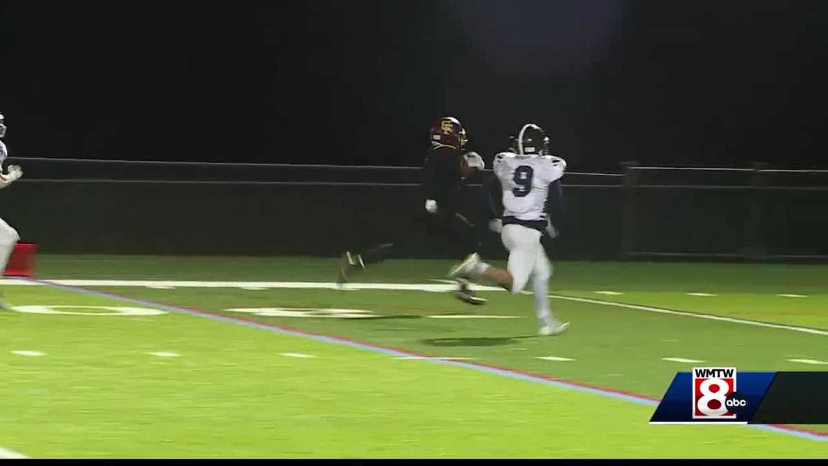 Cape Elizabeth football team advances in playoffs