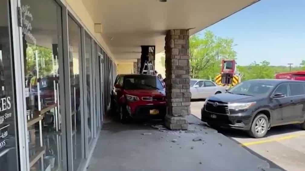 West Des Moines fire department investigating storefront crash