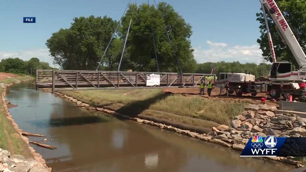 New bridge installed in Unity Park