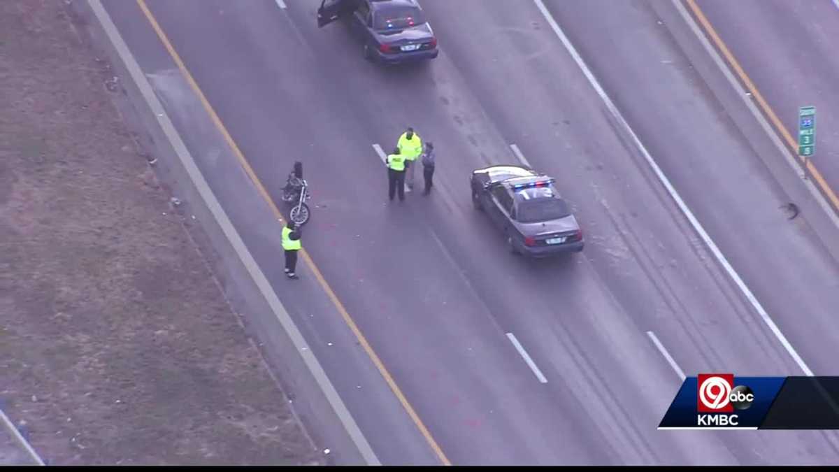 KCPD: Motorcyclist dies in crash Tuesday on I-35 before I-70