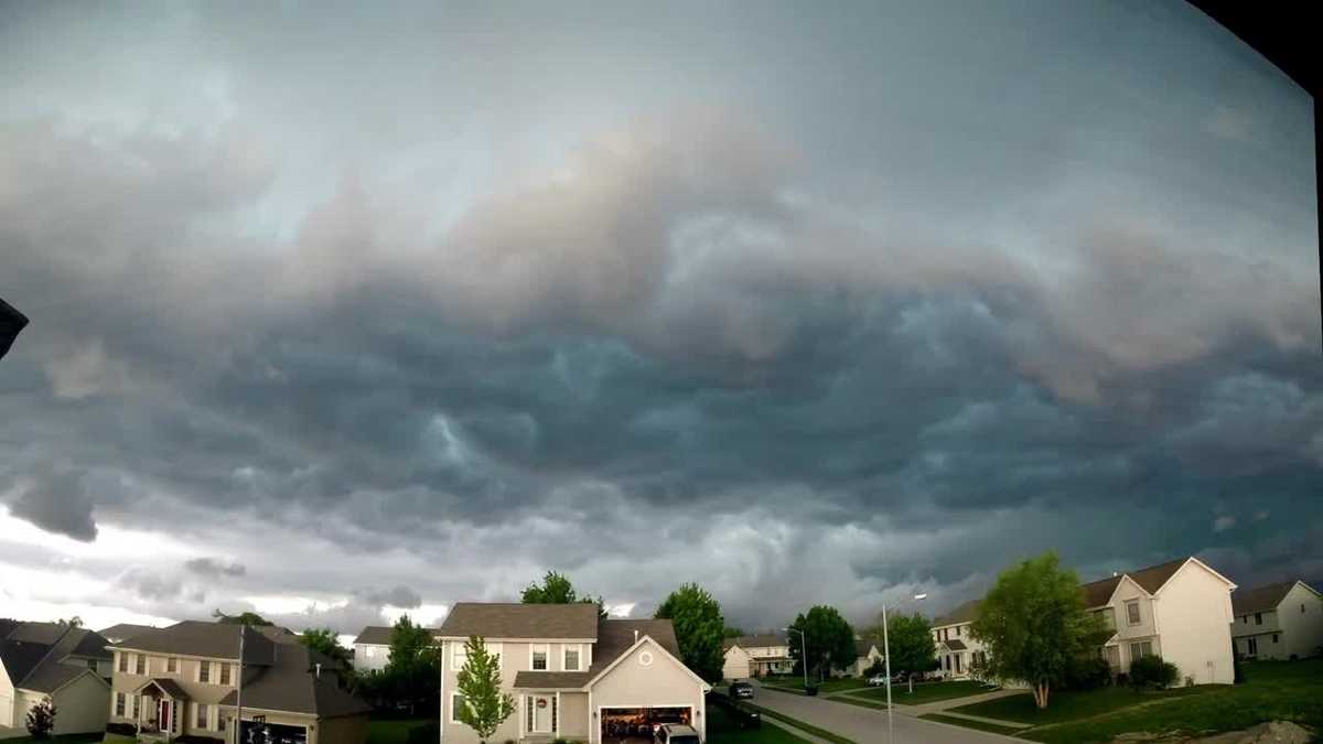 Time Lapse: Storm moves into the metro
