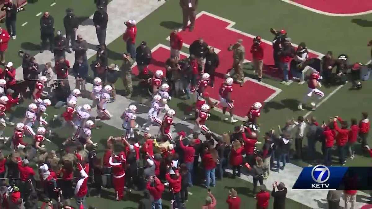 Husker fans fill Memorial Stadium, create family reunion atmosphere for ...