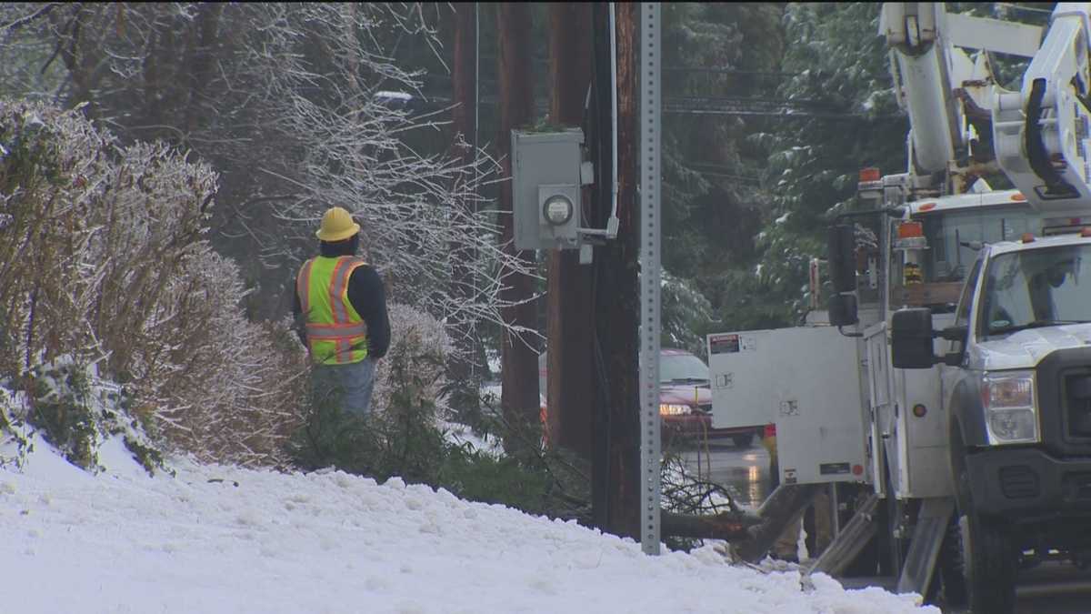 Power outages sweep through region after winter storm
