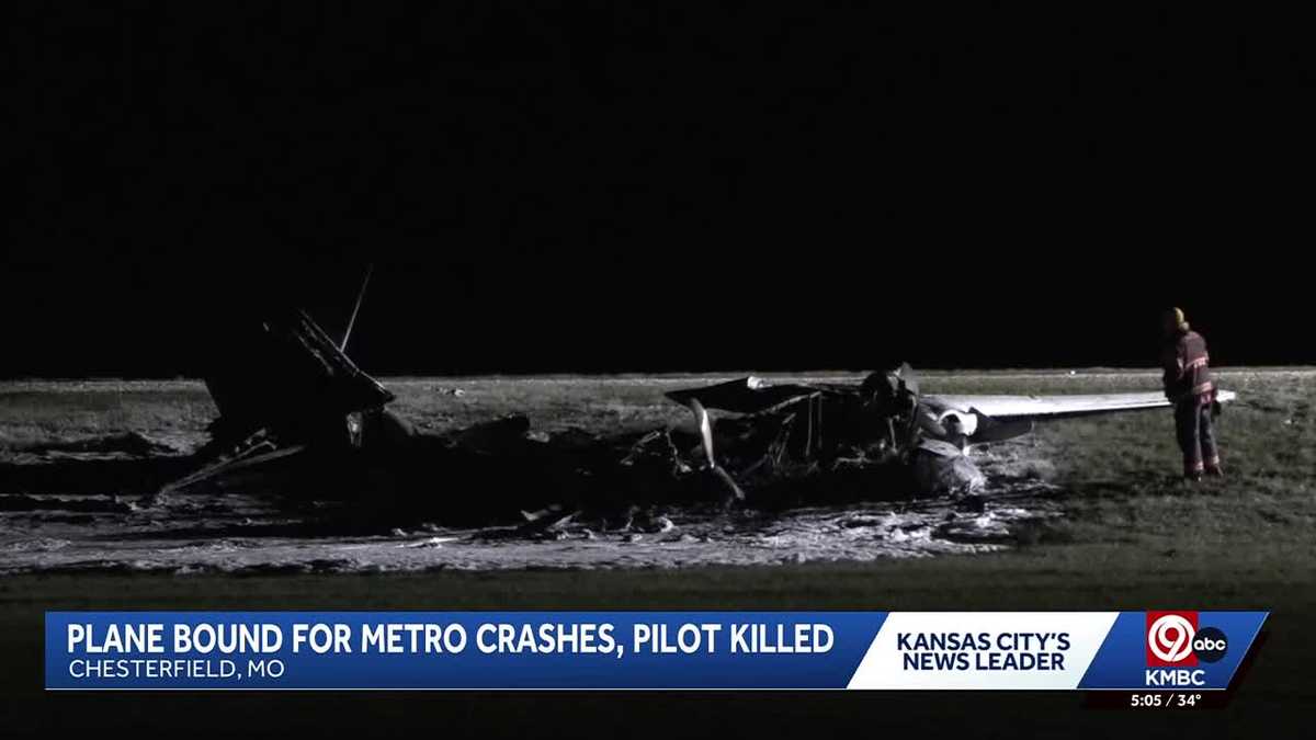 St. Louis plane crash leaves pilot dead; plane headed to KC