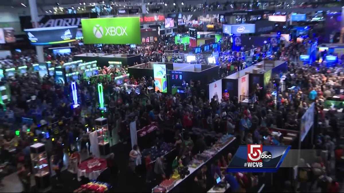 Massive crowd attends PAX East in Boston
