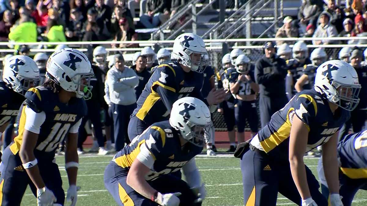 Thrilling end to Xaverian, St. John's Prep game