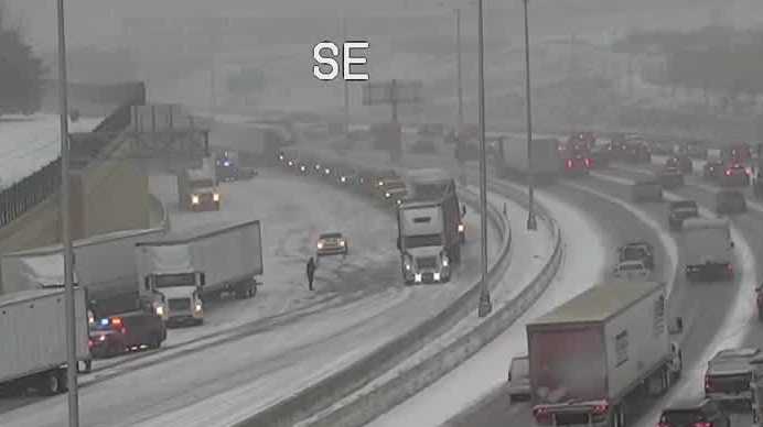 Jackknifed semis and first snowfall halt Milwaukee morning traffic