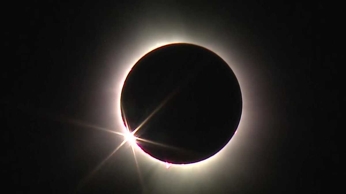 Watch the total solar eclipse in Scottsburg, Indiana