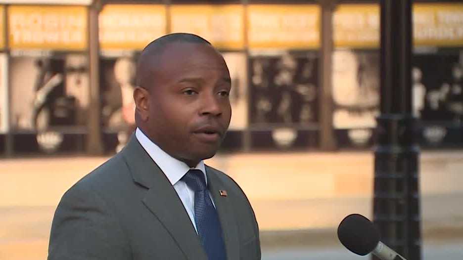 Milwaukee mayor addresses police shooting during RNC