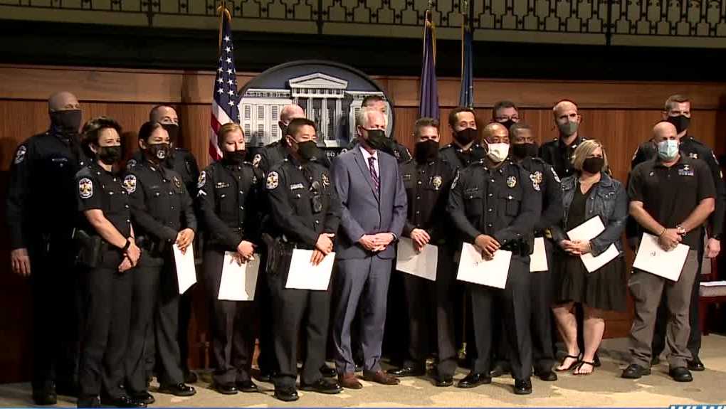 Kentucky police officers, dispatchers honored for saving child