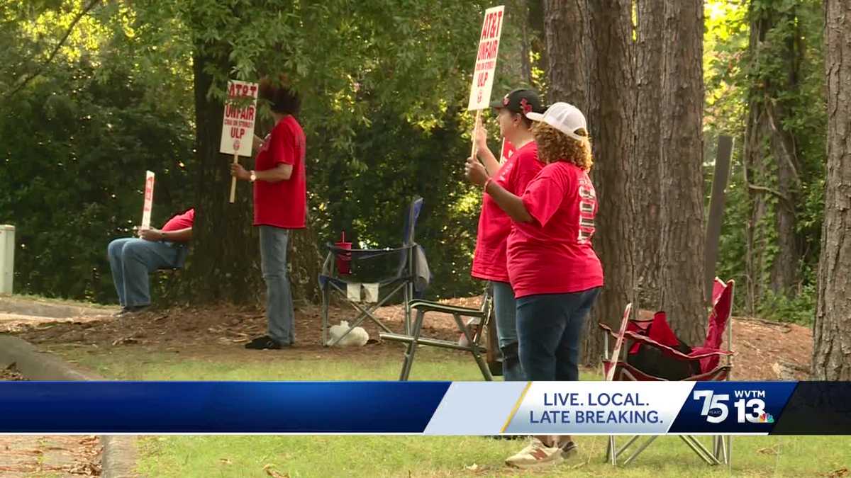 Union workers in Alabama continue strike against AT&T