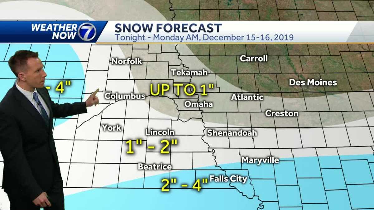 Very light snow begins tonight, continues through Sunday
