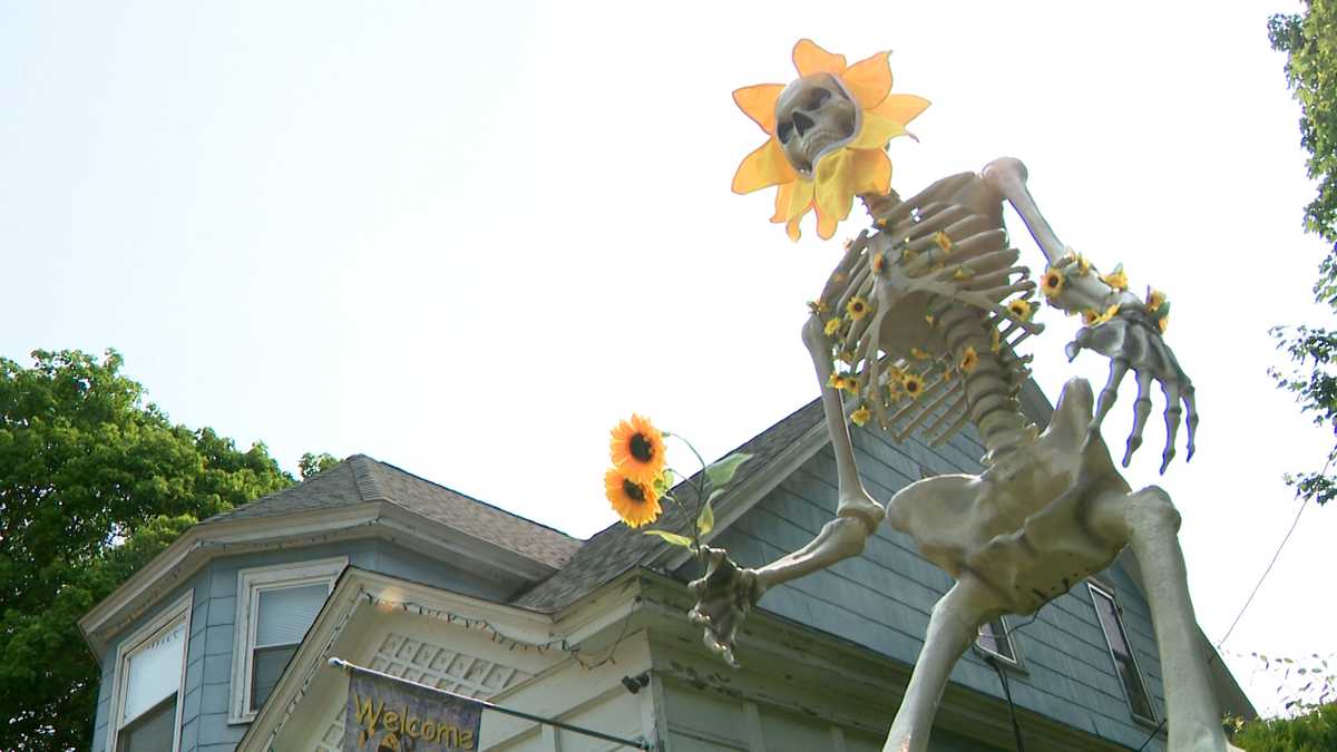 NH Chronicle: 12-foot-tall skeletons popular in Danville