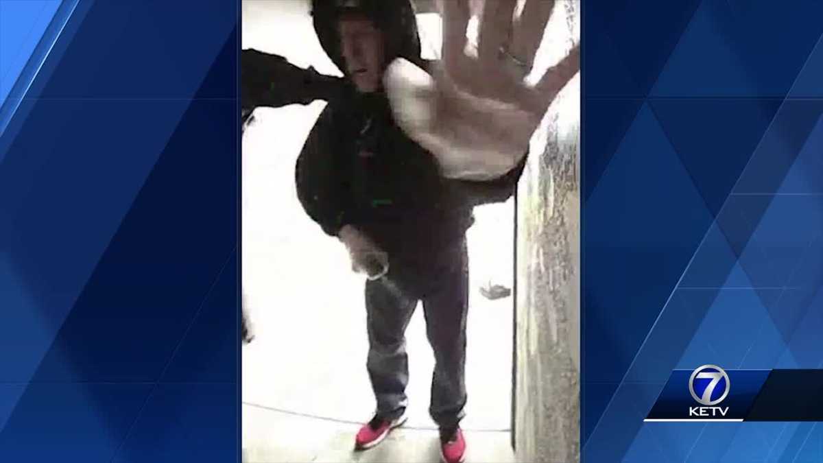 Crime Stoppers Burglars Caught On Camera Breaking Into House