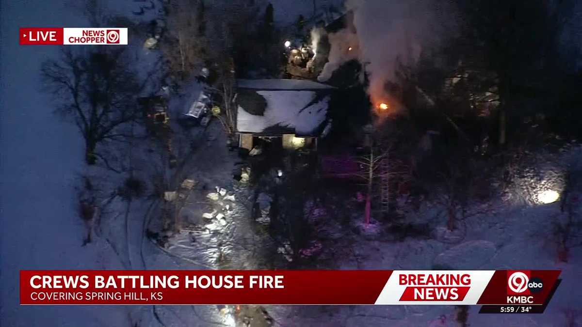 House fire in Spring Hill sends heavy smoke into the air
