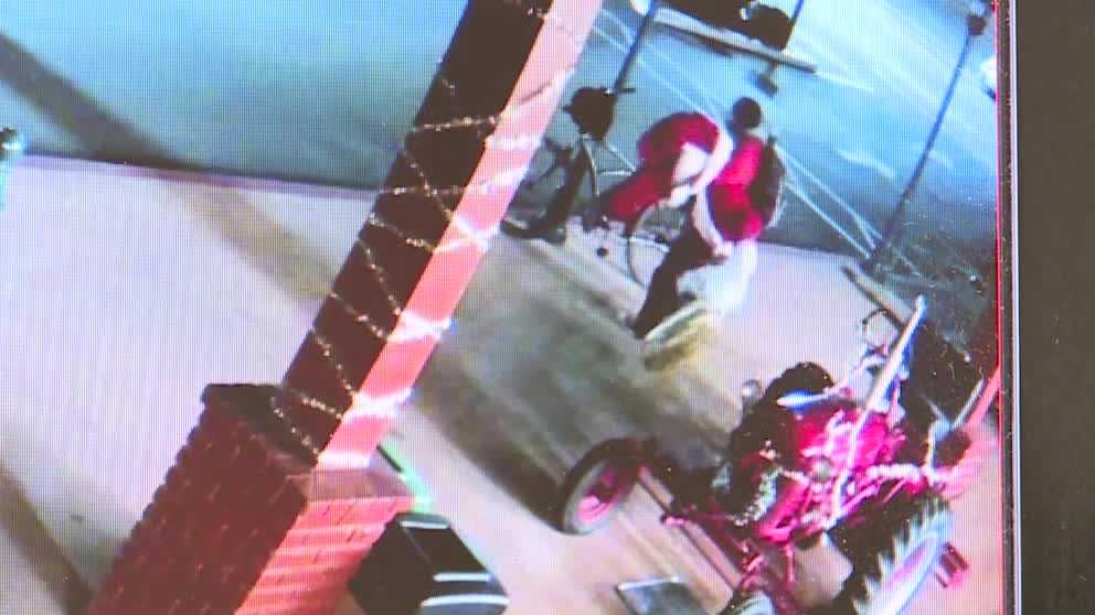 Shocking video shows thief stealing Santa Claus display