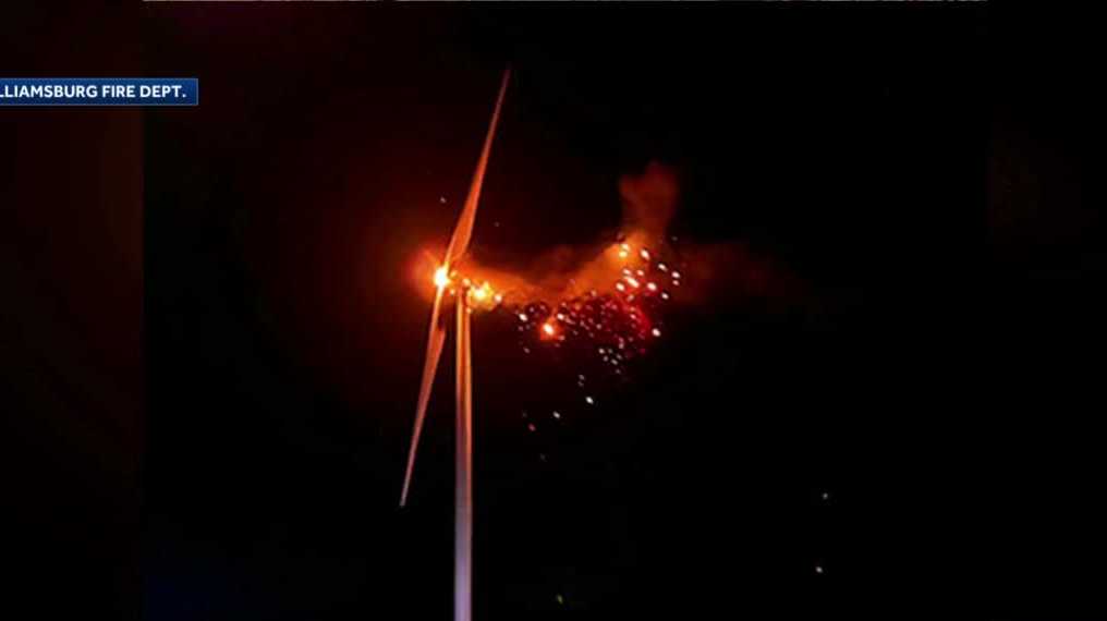 Wind turbine catches fire, sparks ignite field in Iowa