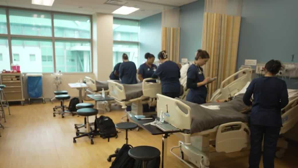 FGCU nursing students prepare for NCLEX with hands-on experience