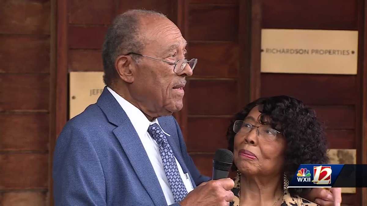 NC: Justice Henry and Shirley Frye given key to city of Greensboro