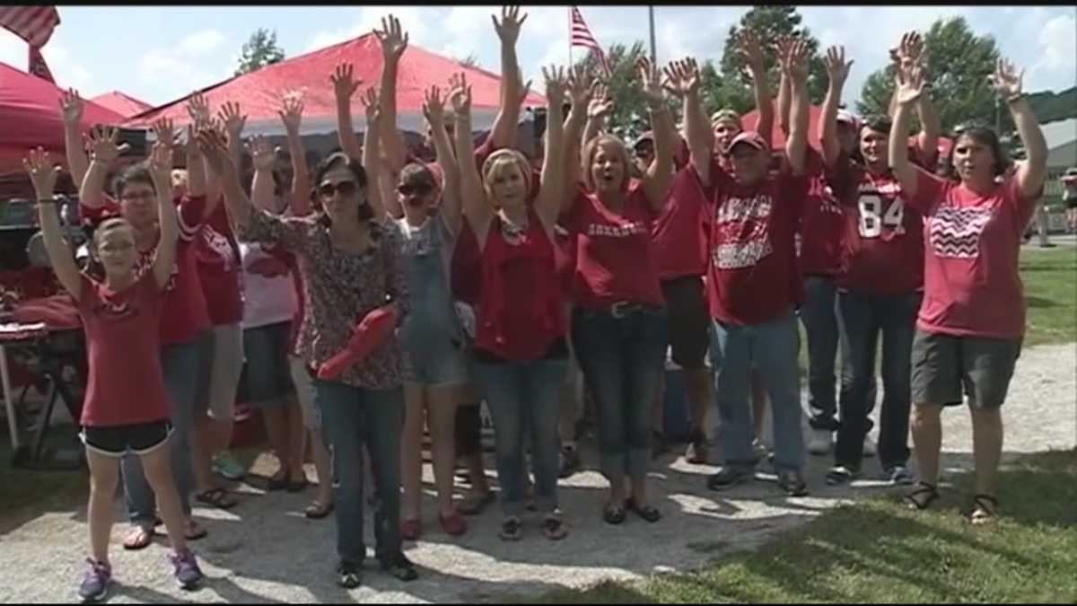 Hog Wild: Need some style tips for your tailgating?