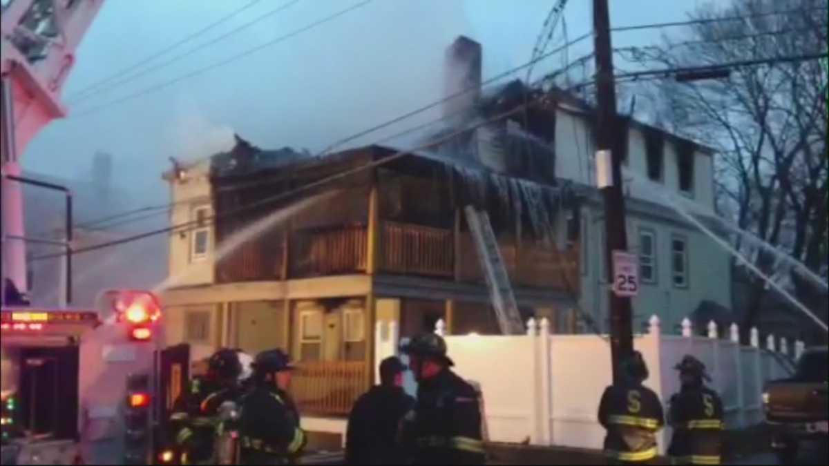 3 hurt in 3-alarm Salem fire