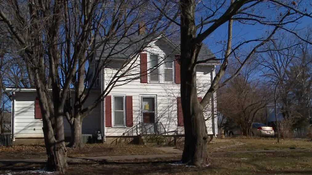 Iowa sheriff identifies two people dead in murder-suicide