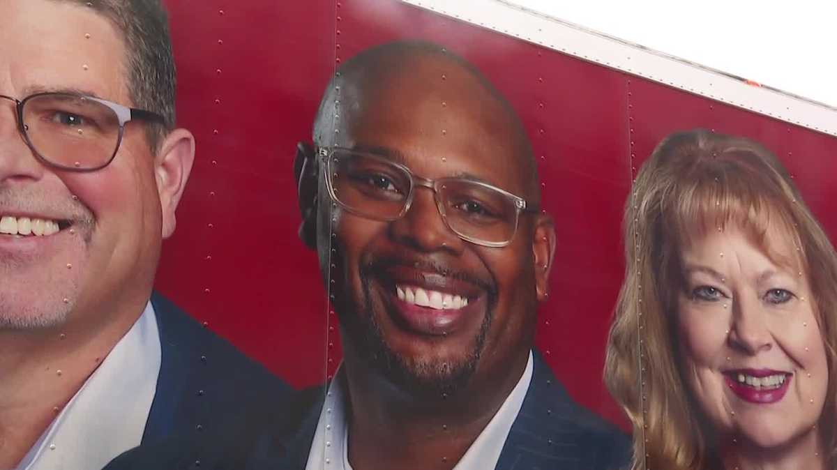 Hy-Vee employee wins legendary award in customer service