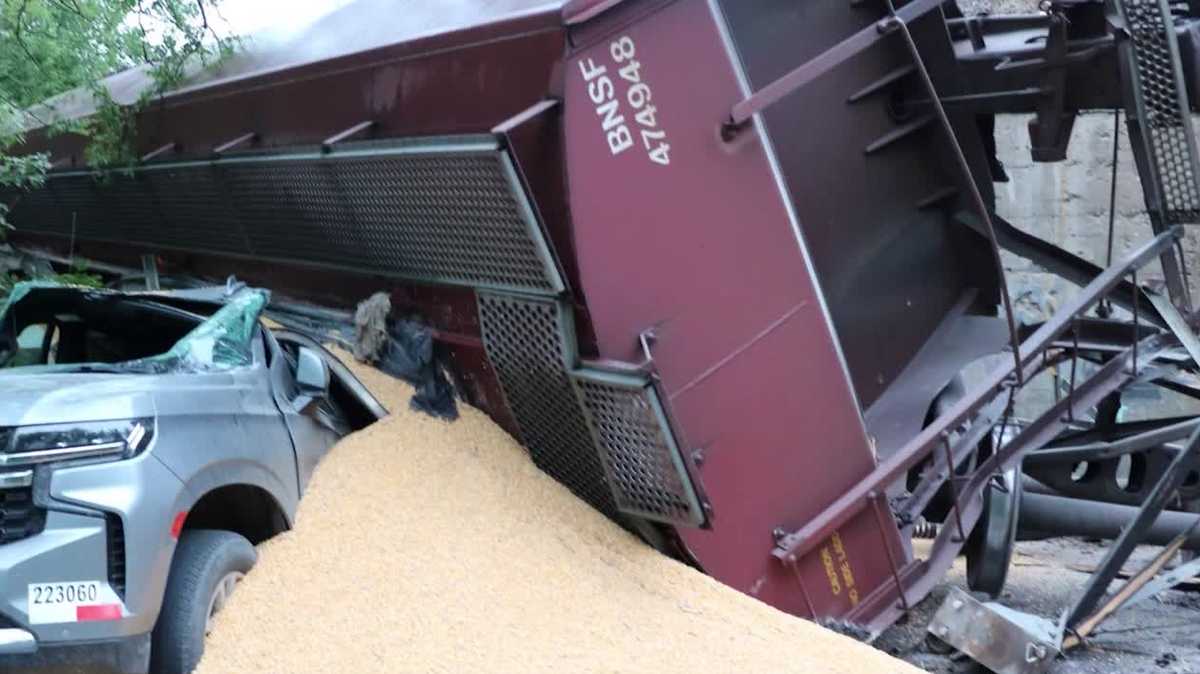 BNSF train derailment injures 1 person in Iowa