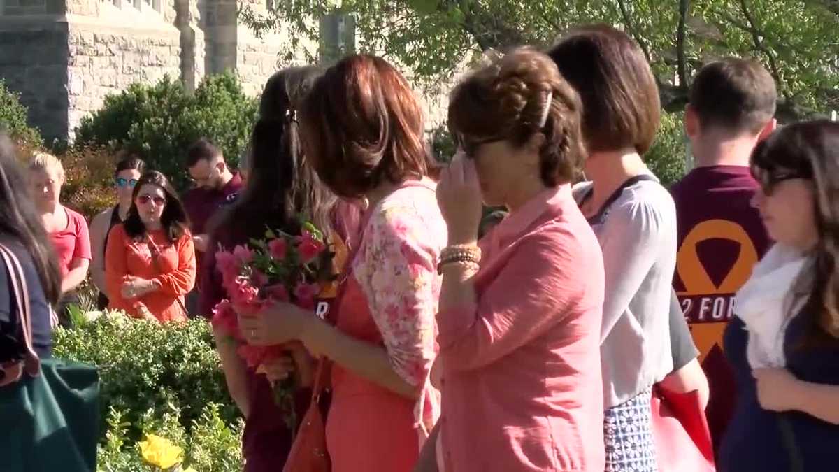 Virginia Tech marks decade since shooting that killed 32