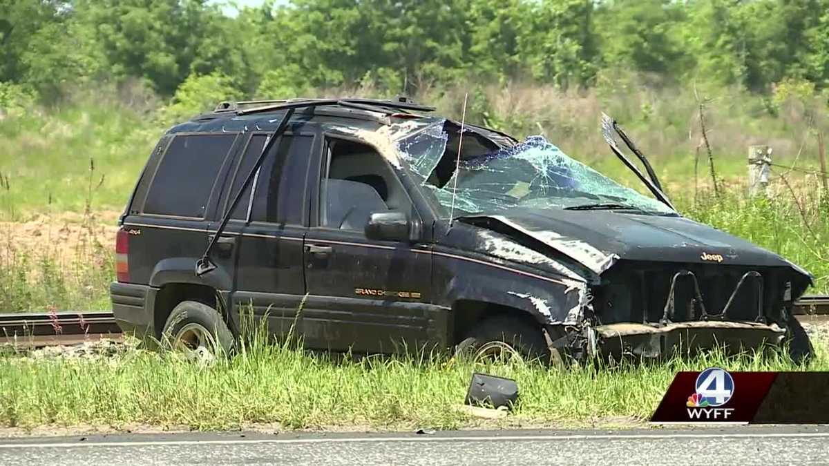 3 Vehicle Crash Involving Deputy Blocks All Lanes Of Upstate Highway