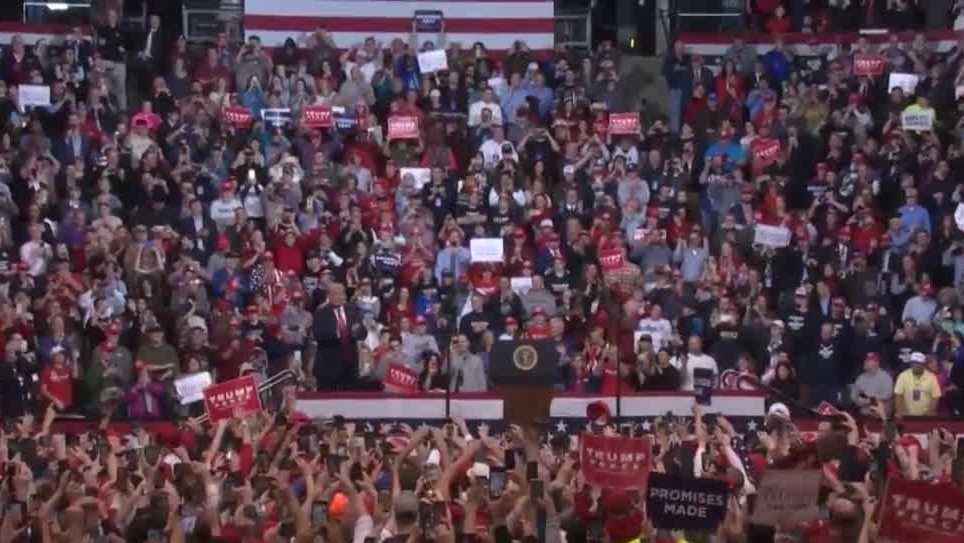 Trump rally draws big crowds in New Hampshire
