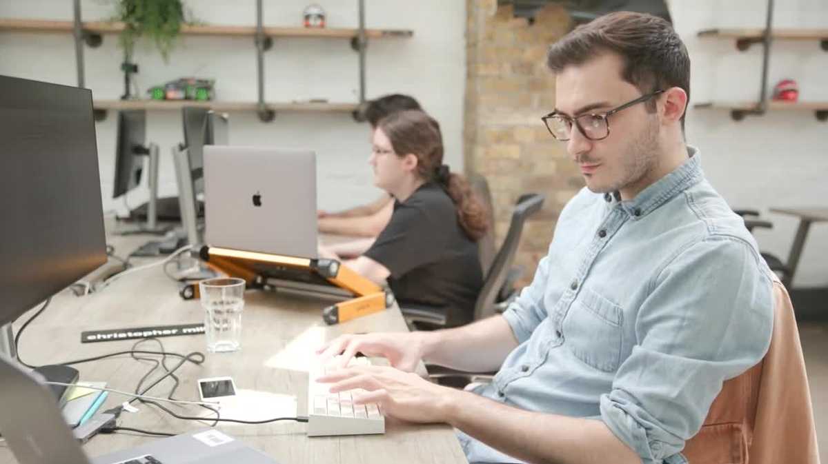 Research finds health benefits in four-day work weeks