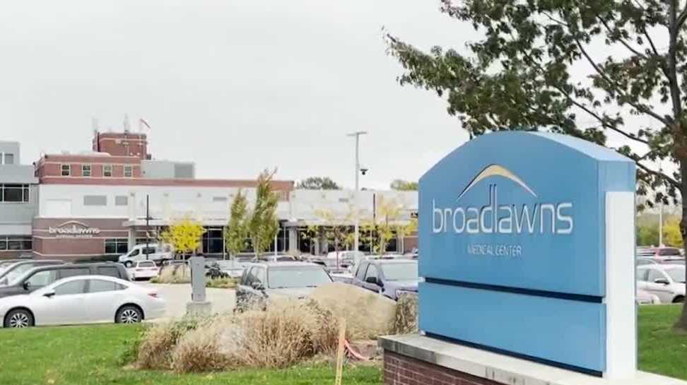 Broadlawns says 100% of employees compliant on vax requirement