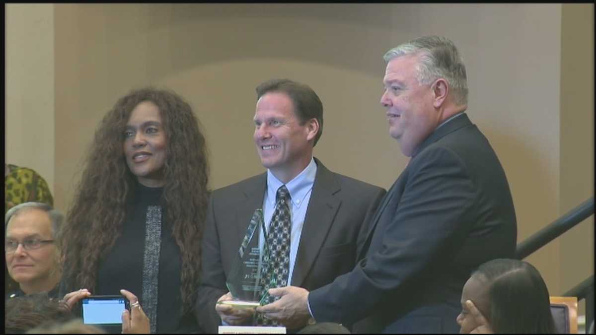 WLKY's Jay Cardosi honored by area newspaper