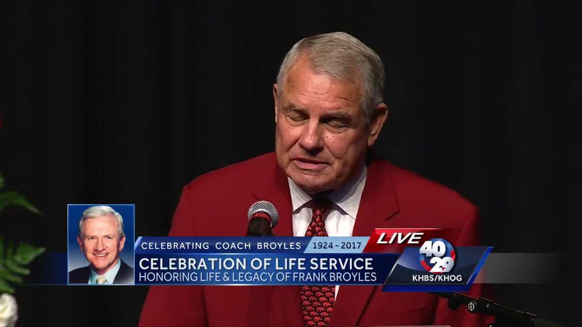Ken Hatfield remembers Frank Broyles