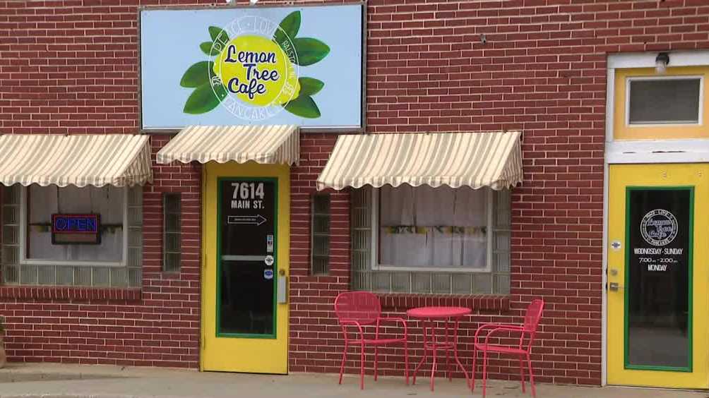 Ralston staple Lemon Tree reopens